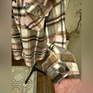 Tops | Nwt Autumn Plaid Shackets | Poshmark